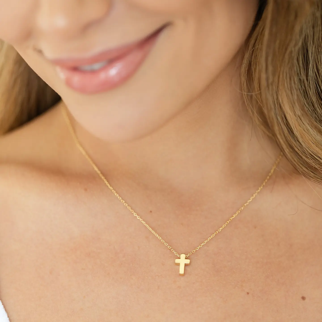 Small Simple Cross Necklace – Seirer's Clothing